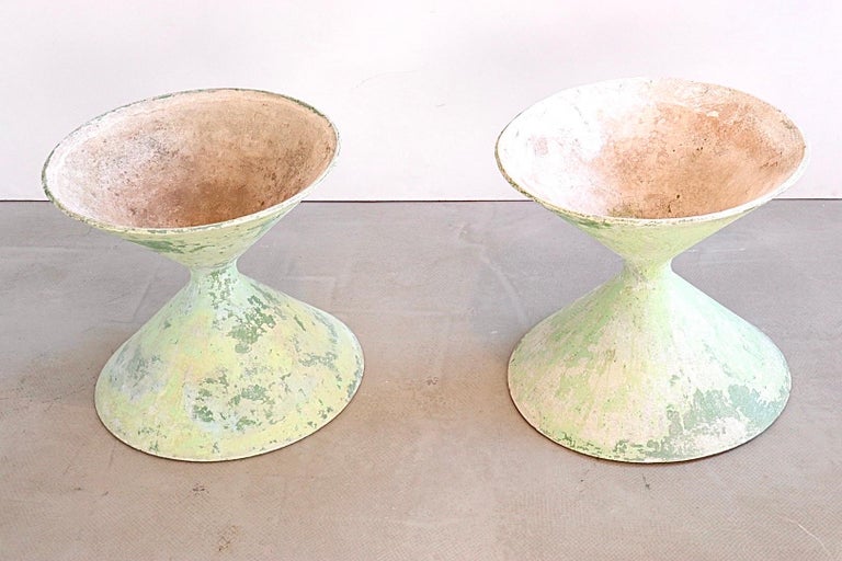 Set of 2 Hourglass Planters "Diabolo" by Willy Guhl for Eternit For ...