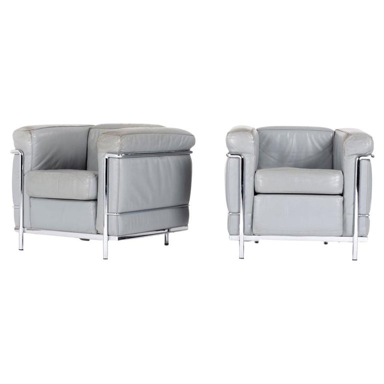 Set of 2 LC2 armchairs by Le Corbusier for Cassina, 1970 For Sale at ...