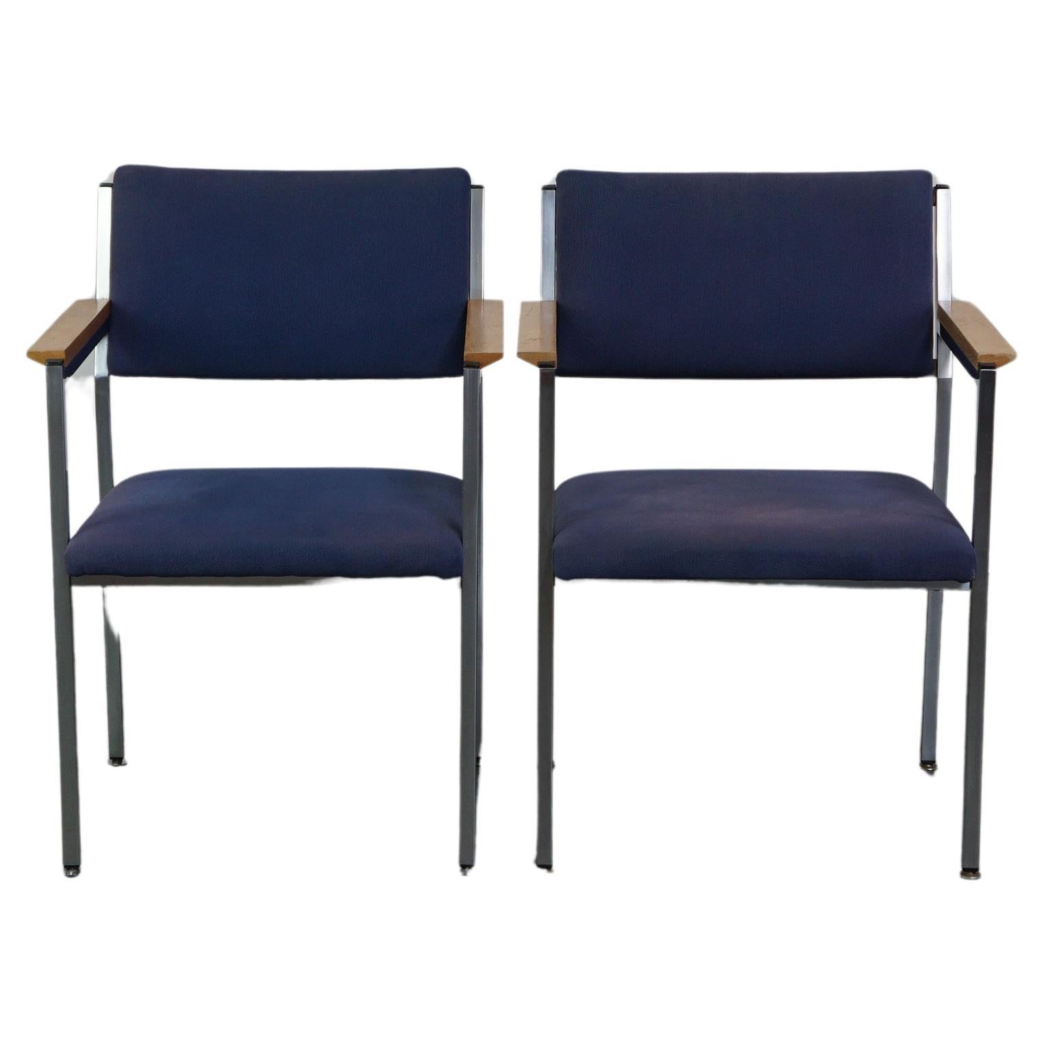 Innovative Chair – Fluid Design with Lighting Reflections and Bold ...