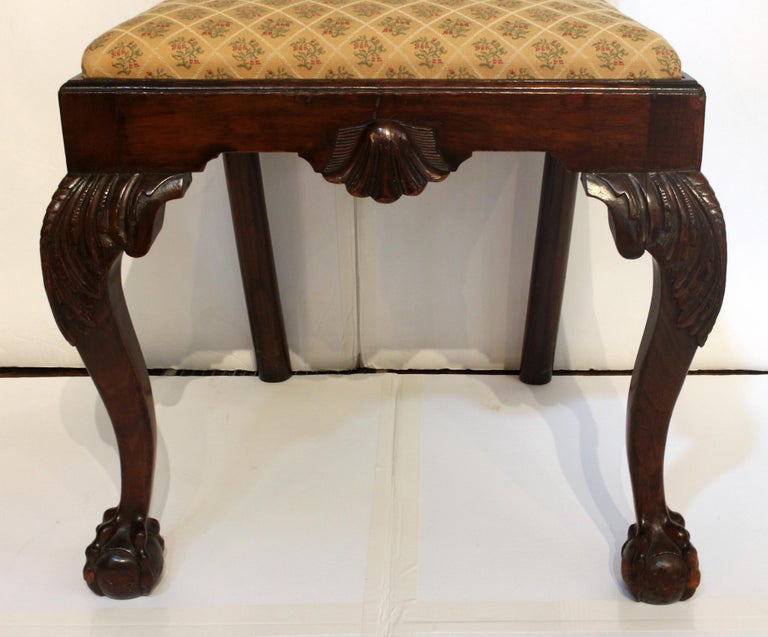 Set of 4 Colonial Revival Dining Chairs For Sale at 1stDibs