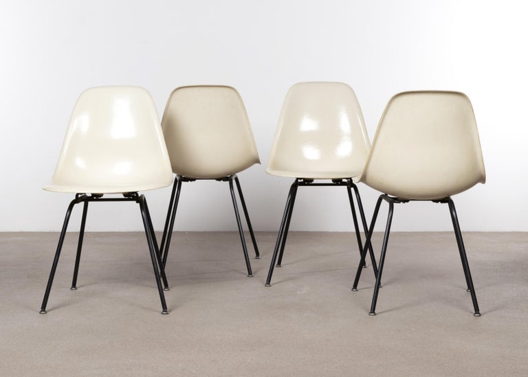 Set of 4 Early Parchment Eames DSX Dining Chairs for Herman Miller at ...