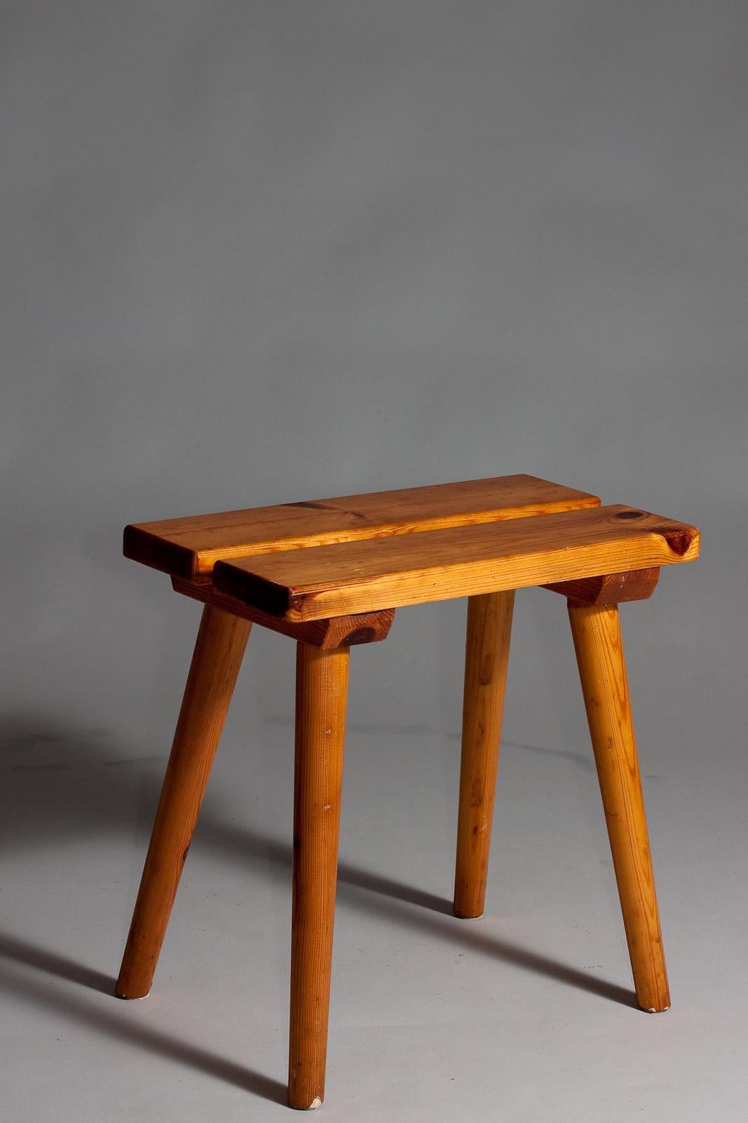 Set of 4 Finnish mid-century modern pine stools For Sale at 1stDibs