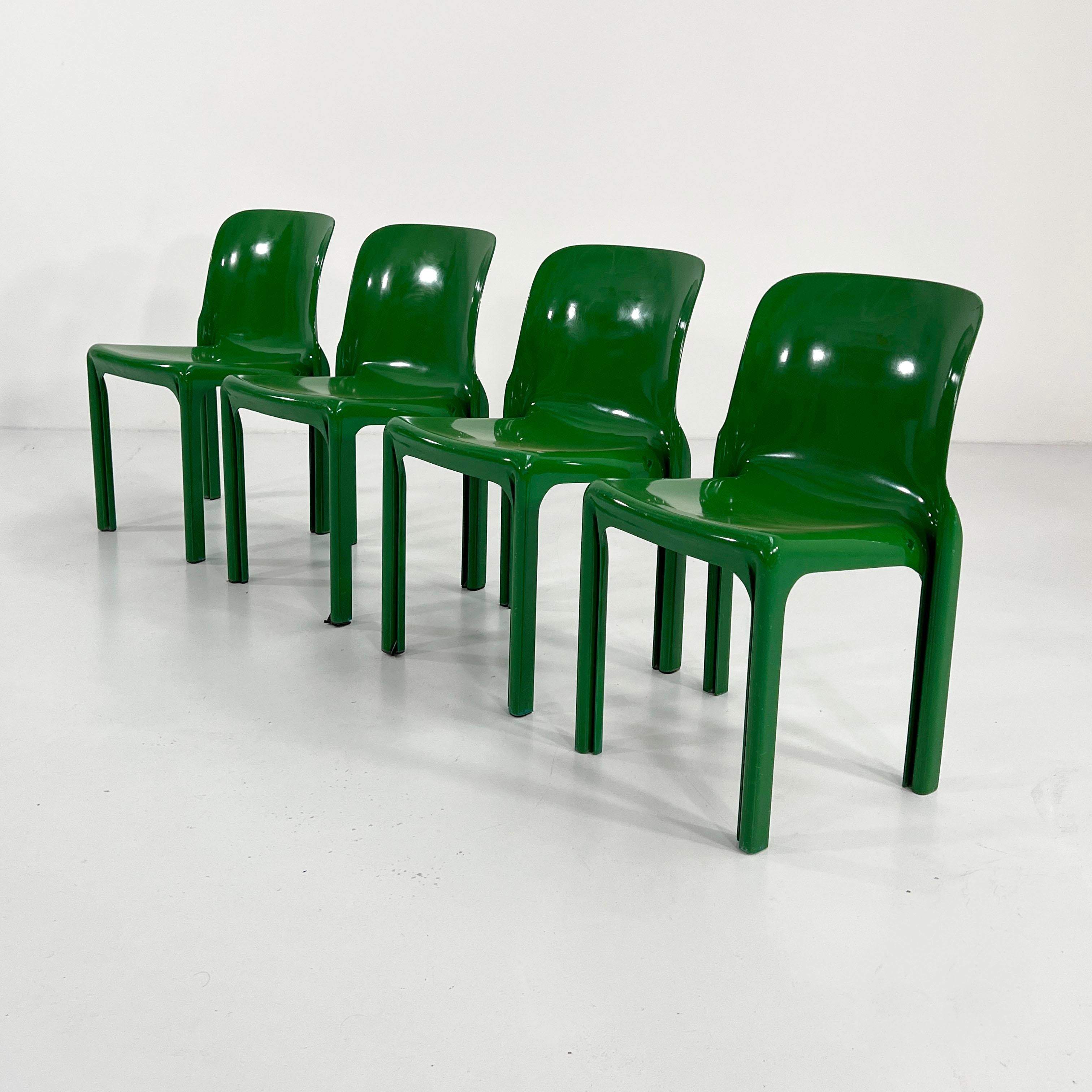 Set of 4 Green Selene Chairs by Vico Magistretti for Artemide, 1970s For Sale at 1stDibs