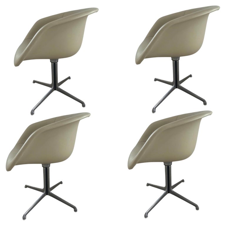 Set of 4 Mid Century Modern Low Shell Dining chairs Tan Style of Herman ...