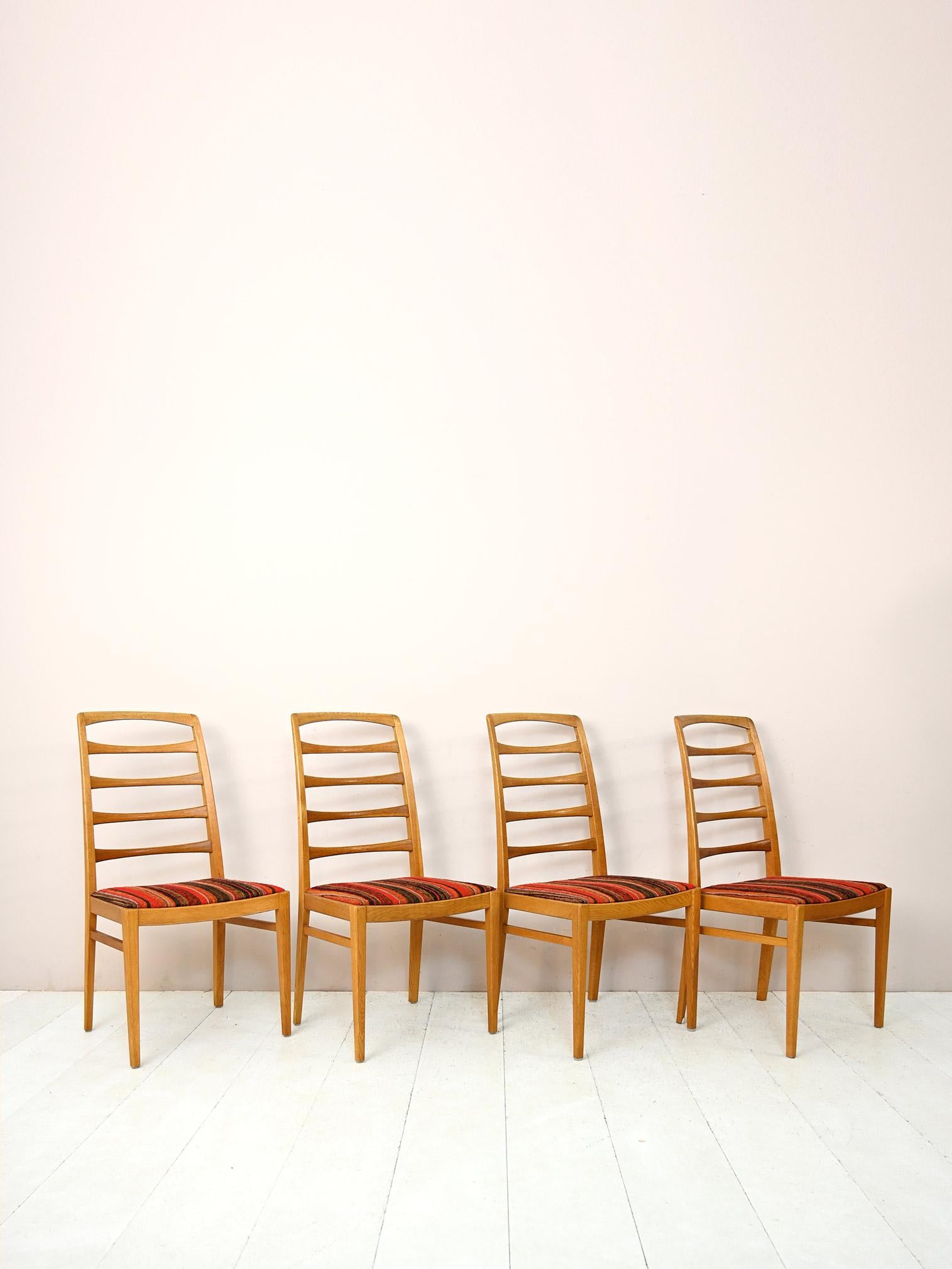 Set of 4 Oak Chairs For Sale at 1stDibs