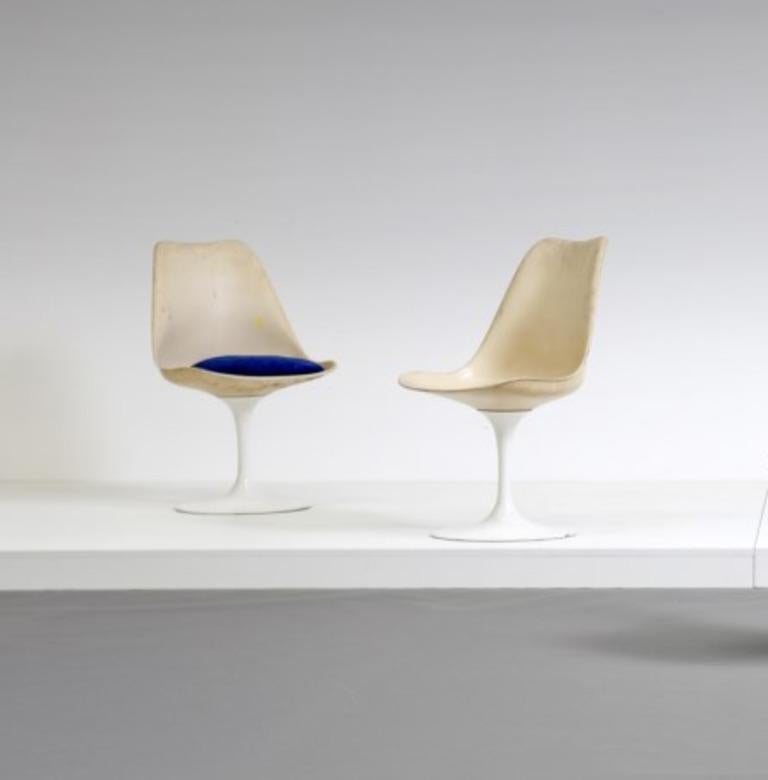 Set of 4 Off White Tulip 151 Chair by Eero Saarinen for Knoll Mid-Century Modern For Sale at 1stDibs