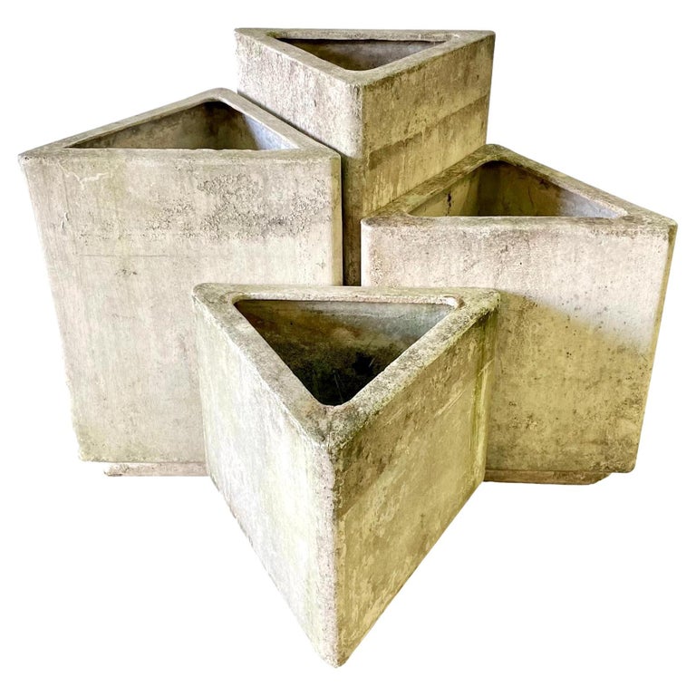 Set of 4 Triangular Planters by Willy Guhl at 1stDibs