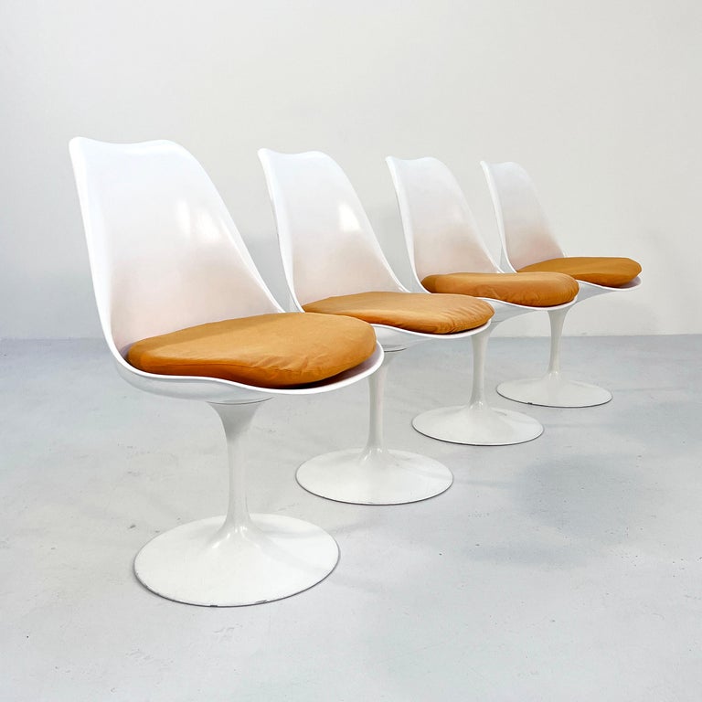 Set of 4 Tulip Dining Chairs by Eero Saarinen for Knoll, 1970s at 1stDibs