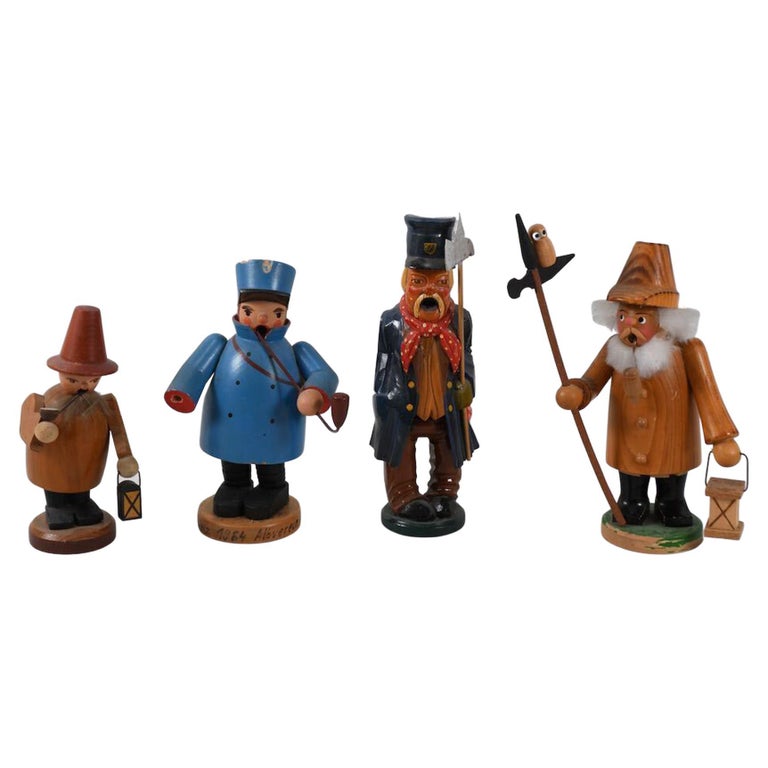 Set of 4 Vintage Wooden Smoking Figures 1G44 For Sale at 1stDibs