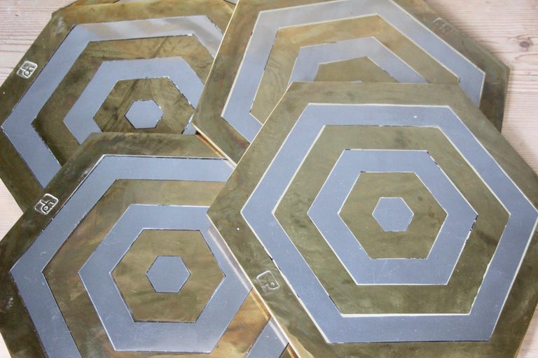 Set of 8 Bicolor Metal Trivet For Sale at 1stDibs