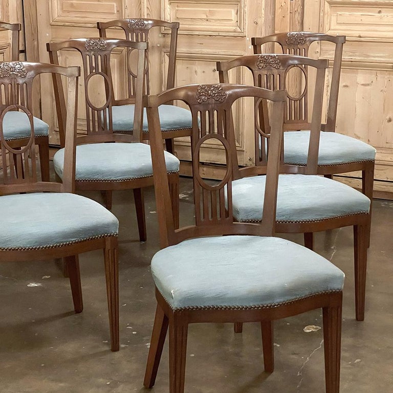 Set of 8 English Hepplewhite Dining Chairs For Sale at 1stDibs