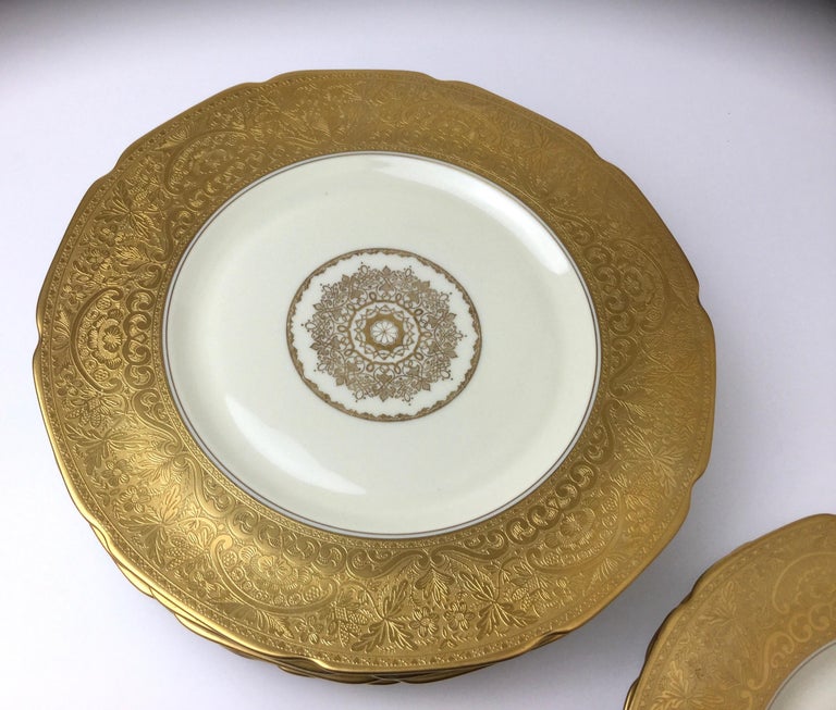 Set of 8 Gold Encrusted Service Dinner Plates Heinrich and Co at 1stDibs
