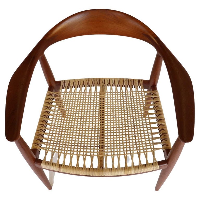 Ensemble de 8 chaises rondes Hans Wegner avec sièges en rotin neuf en ...