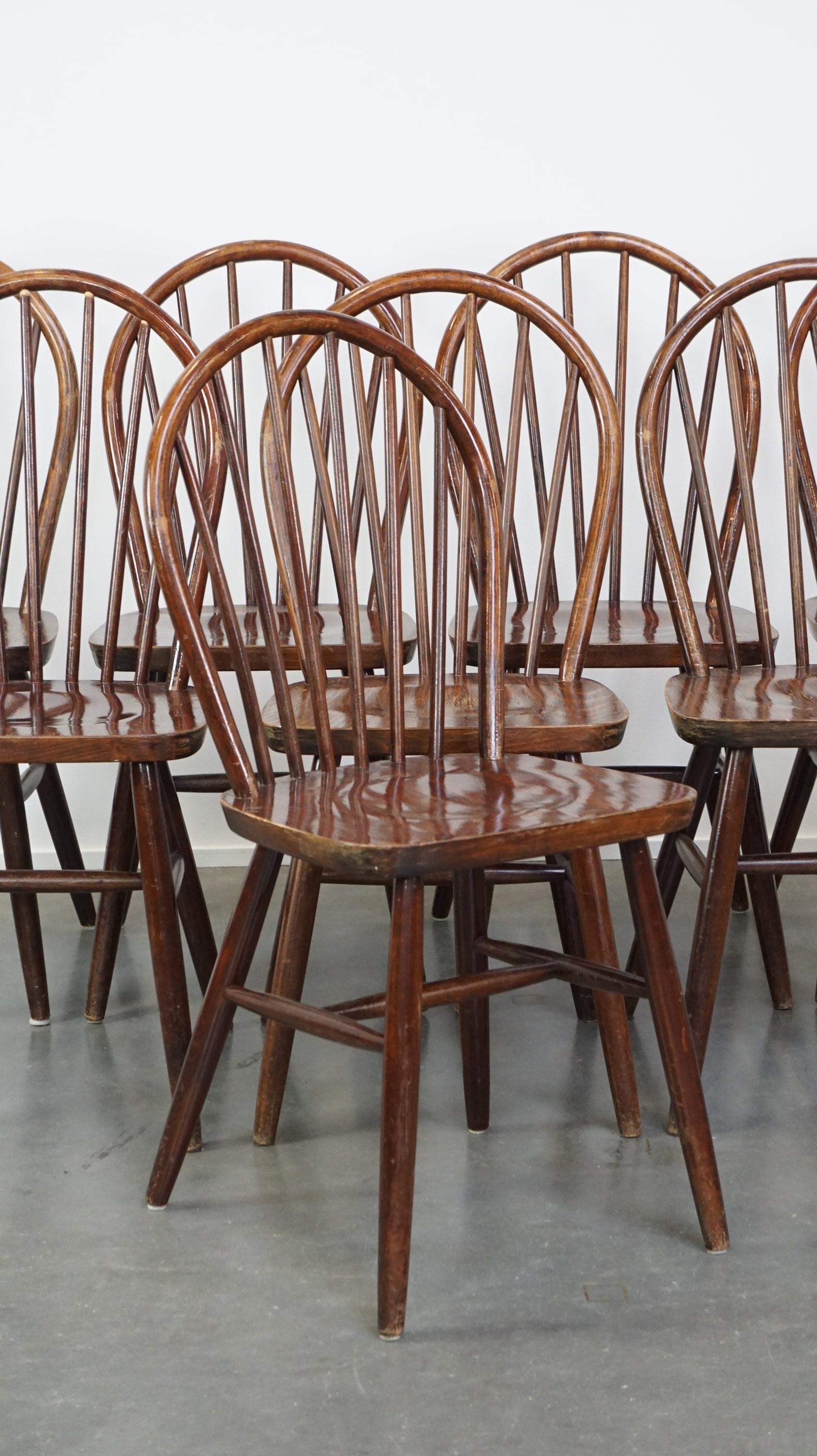 Set of 8 vintage wooden Windsor spindle chairs from the 1970s in ...