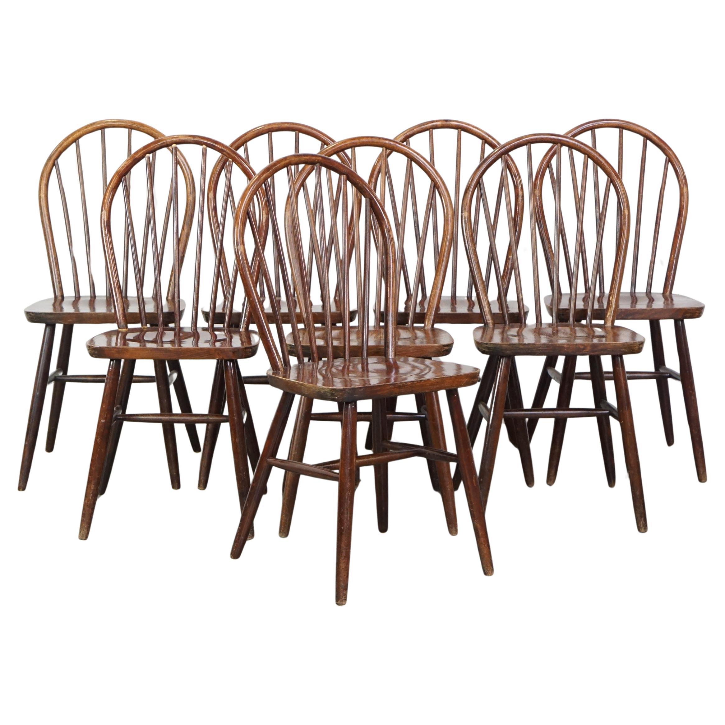 Set of 8 vintage wooden Windsor spindle chairs from the 1970s in ...