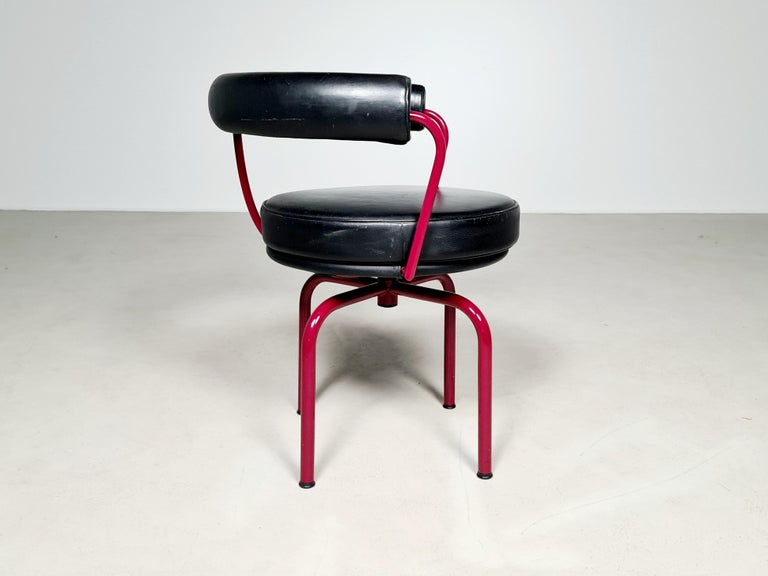 Set of Cassina LC7 Swivel Chairs by Charlotte Perriand, Le Corbusier ...