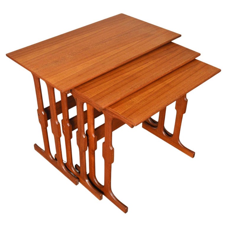 Set of Danish Modern Duck Foot Nesting Tables in Teak For Sale at 1stDibs