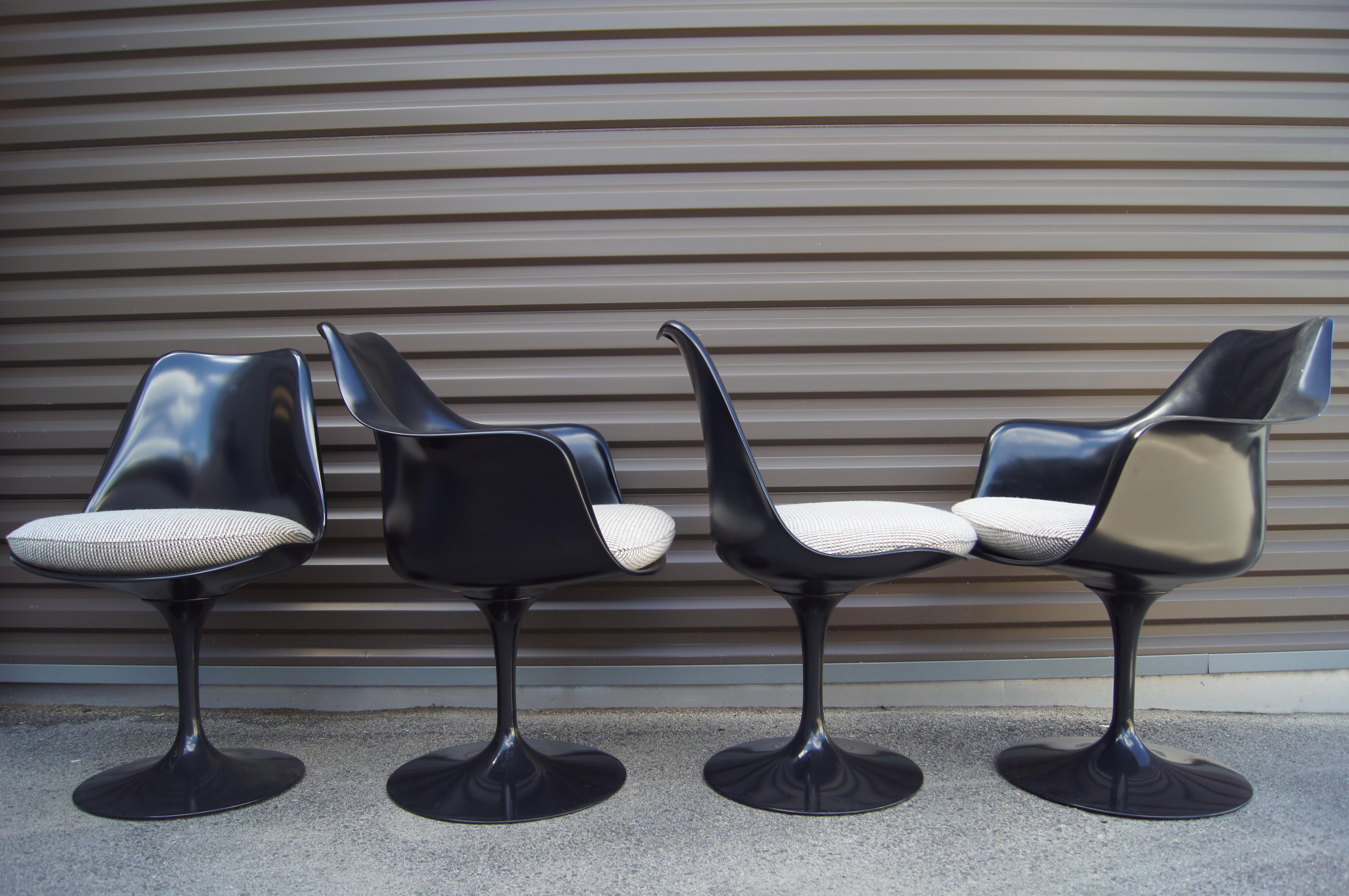 Set of Four Black Tulip Chairs by Eero Saarinen for Knoll at 1stDibs ...