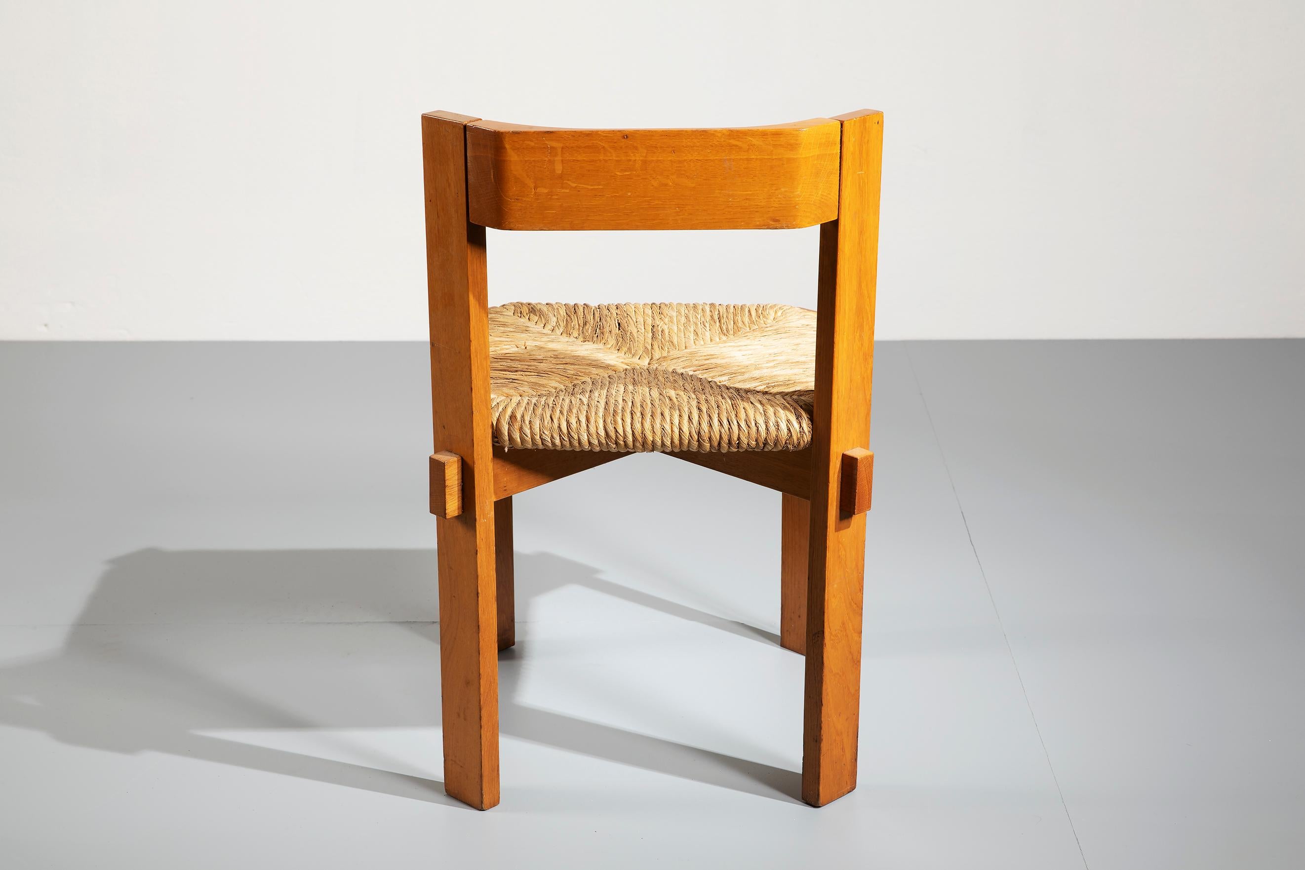 Set of Four Modernist Italian Oakwood and Straw Chairs, 1950s For Sale ...