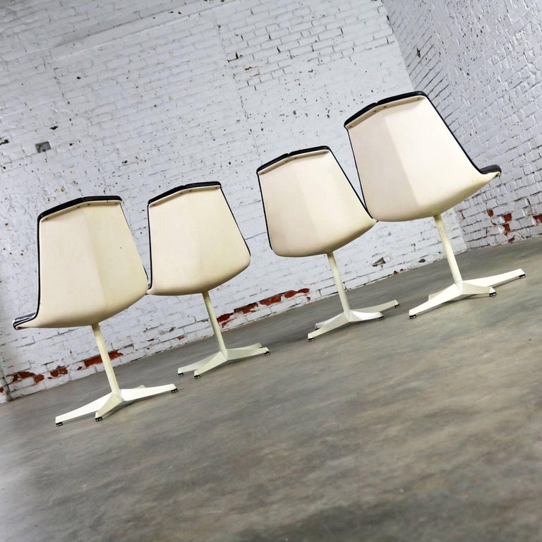 Set of Four Richard Schultz Stacking Dining Chairs for Knoll at 1stDibs