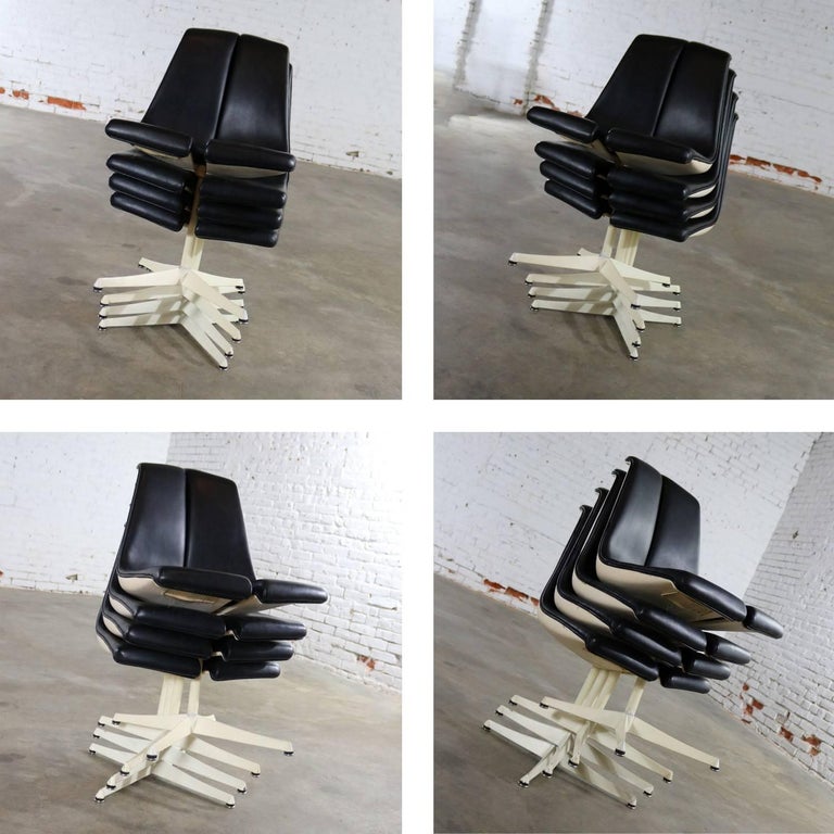 Set of Four Richard Schultz Stacking Dining Chairs for Knoll at 1stDibs