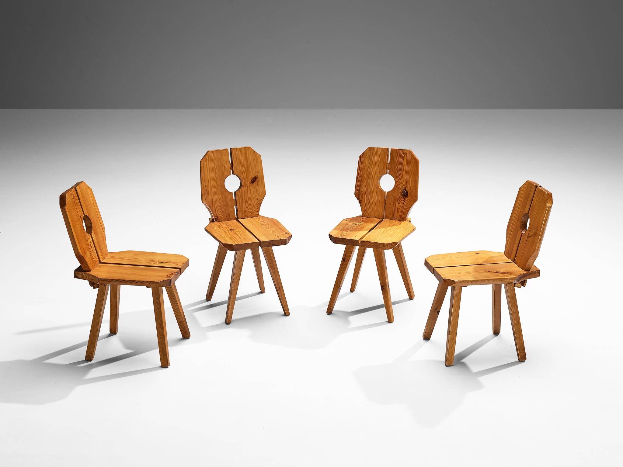 Set of Four Sculpted Dining Chairs in Solid Pine For Sale at 1stDibs