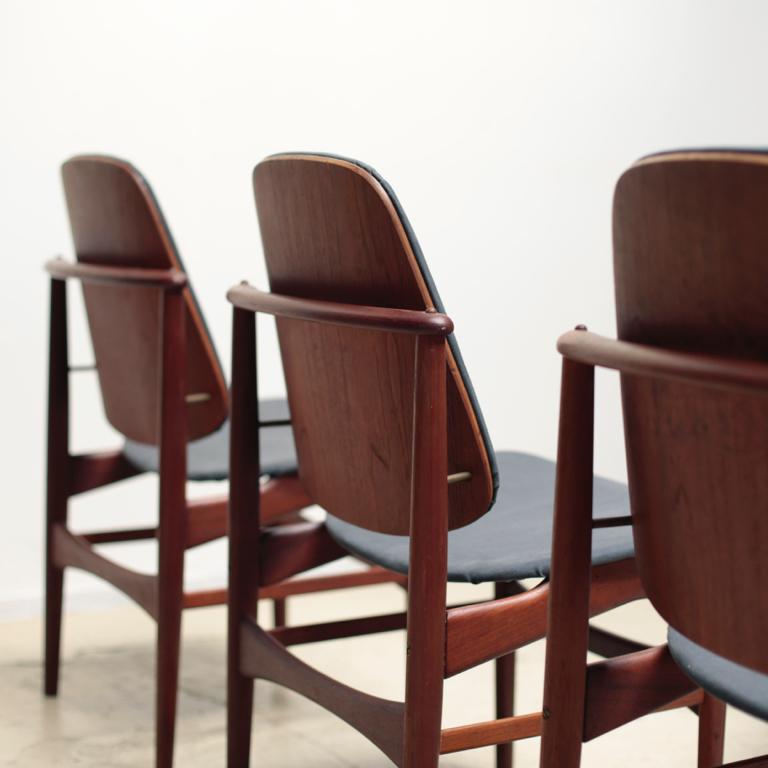 Set of Four Teak Dining Chairs by Arne Vodder for France and Daverkosen ...