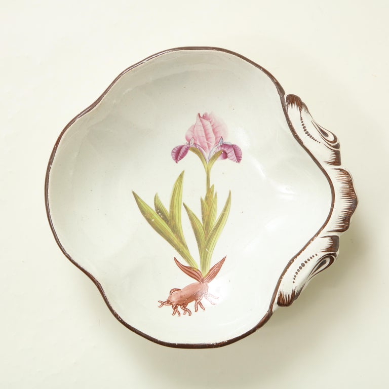 Set of Six English Pearlware Shell Dishes For Sale at 1stDibs