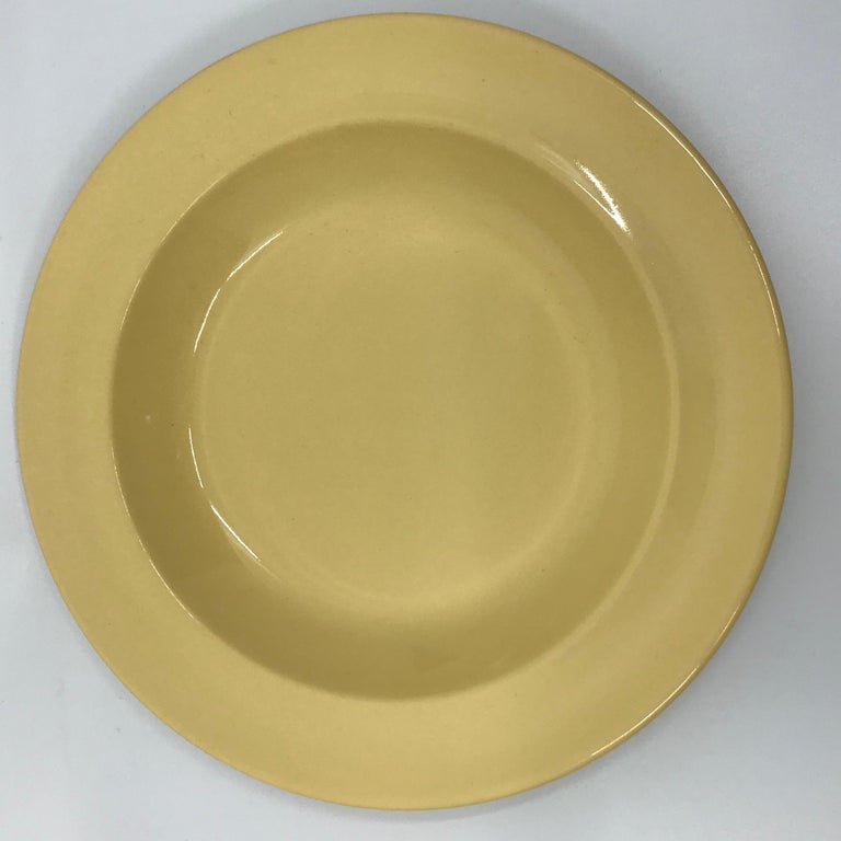 Set of Six Wedgwood Yellow Plates For Sale at 1stDibs