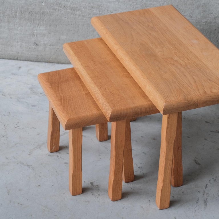 Set of Three Mid-Century Blonde Oak Nesting Tables For Sale at 1stDibs