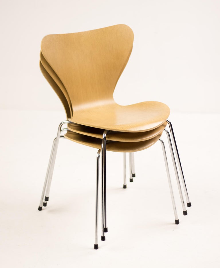 Set of Three Model 3107 "Series Seven" Chairs by Arne Jacobsen at 1stDibs