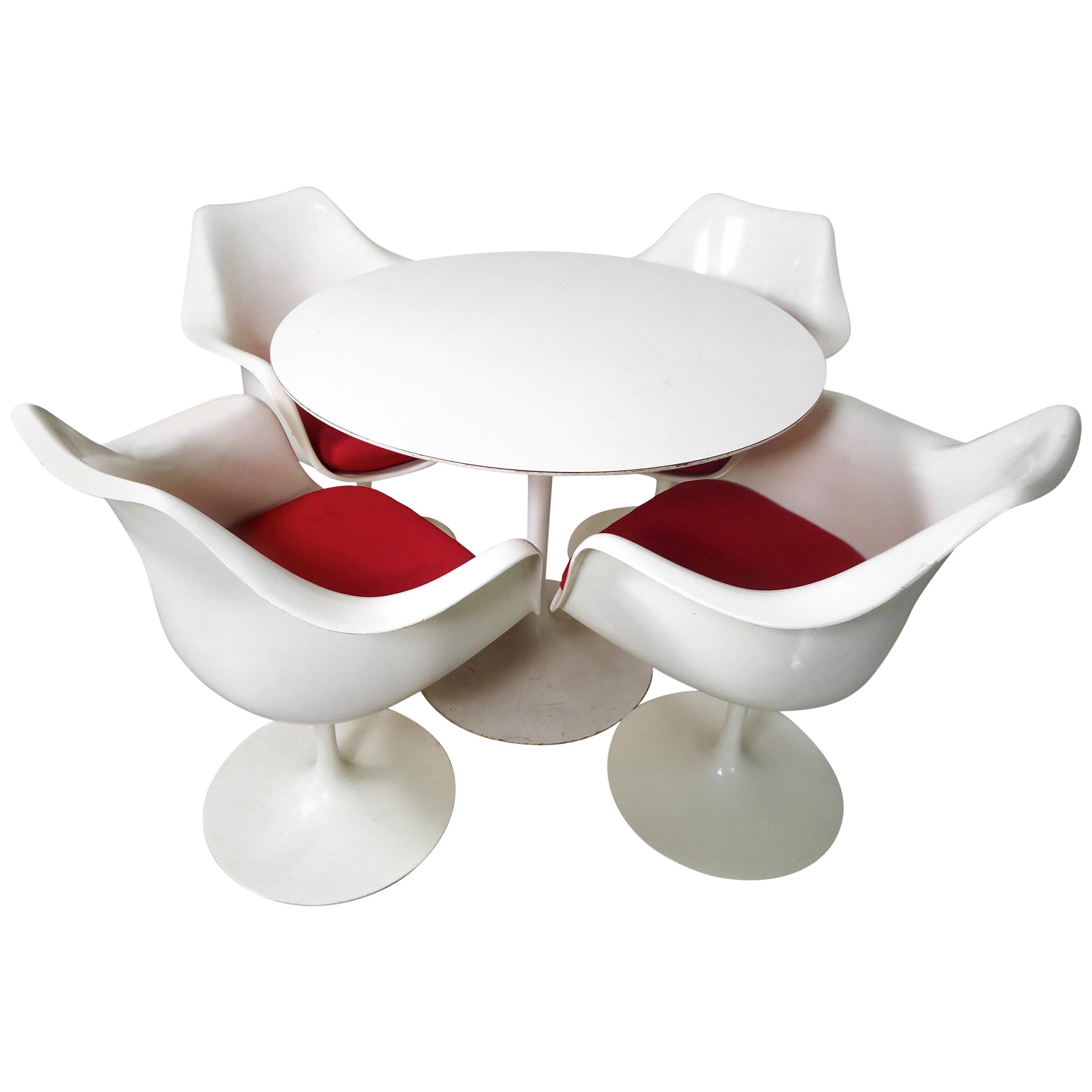 Set of Tulip Armchairs and Tulip Table by Eero Saarinen For Sale at 1stDibs