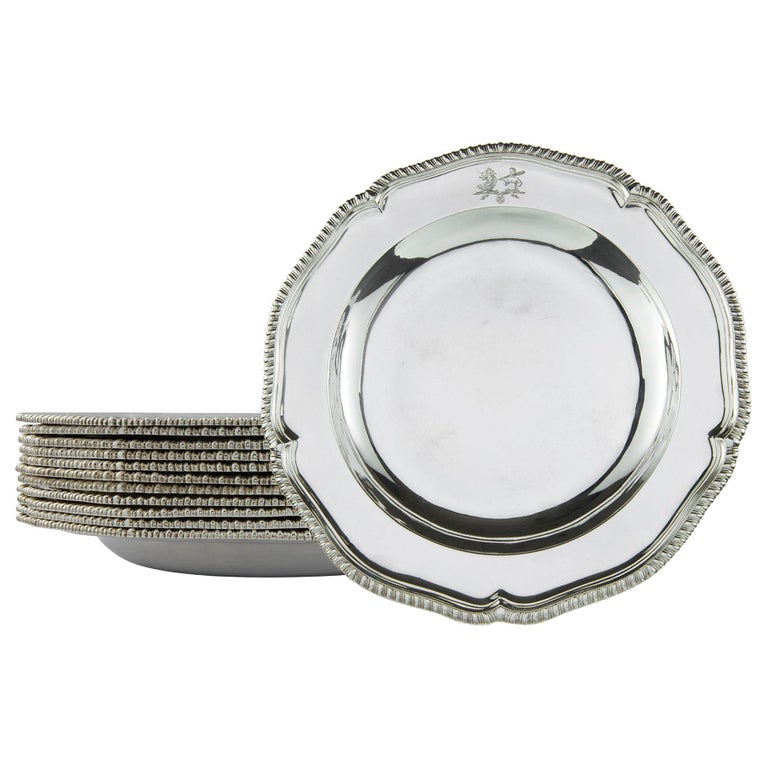 Set of Twelve Georgian Sterling Silver Dinner-Plates For Sale at 1stDibs