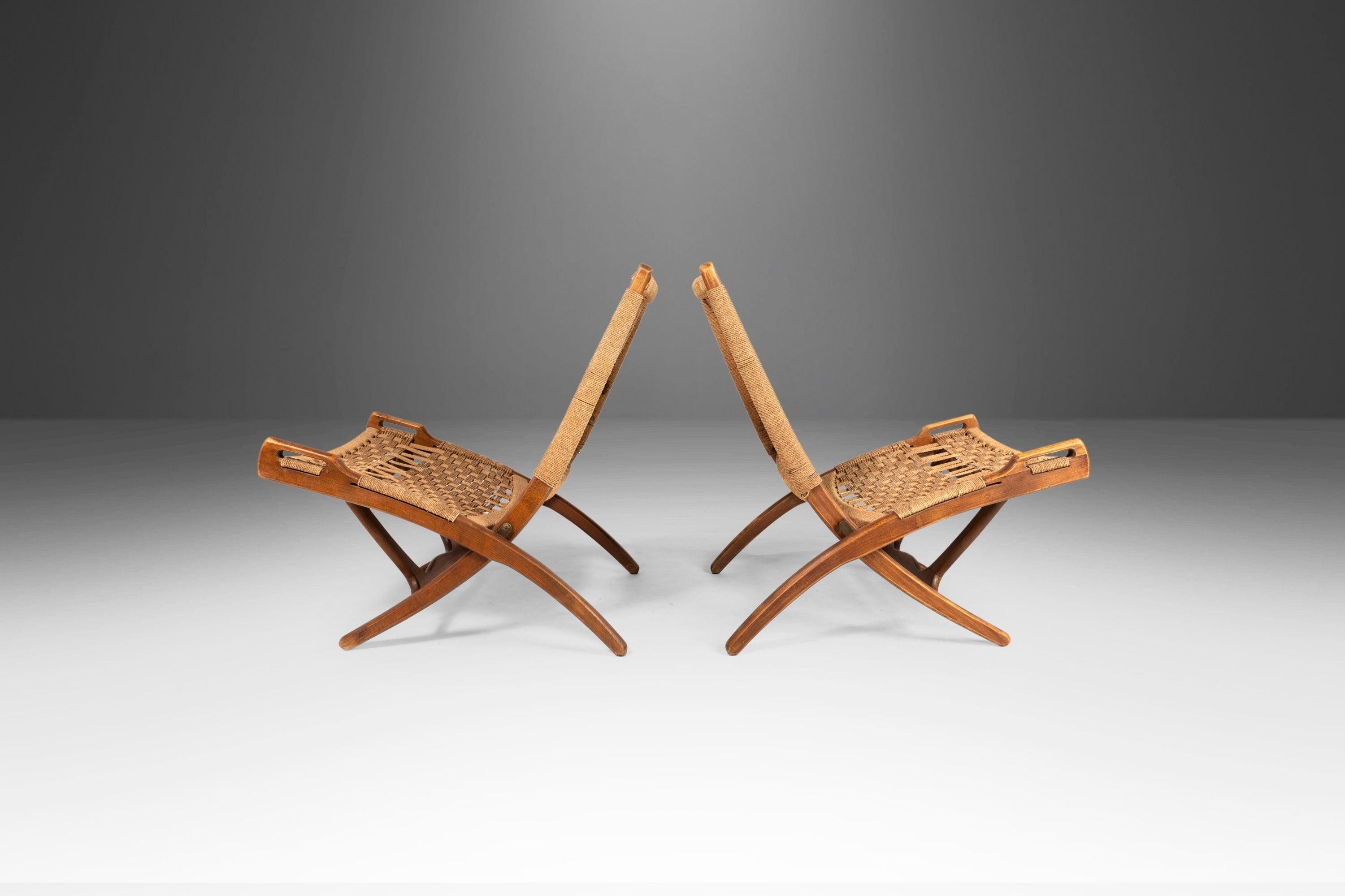 Set of Two '2' Low Profile in Walnut and Paper Chord After Hans Wegner ...