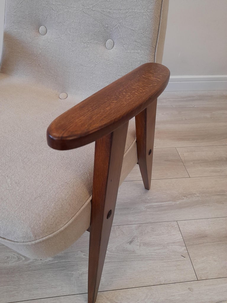 Set of Two Armchairs in Beige Linen, Model 366, by Józef Chierowski ...