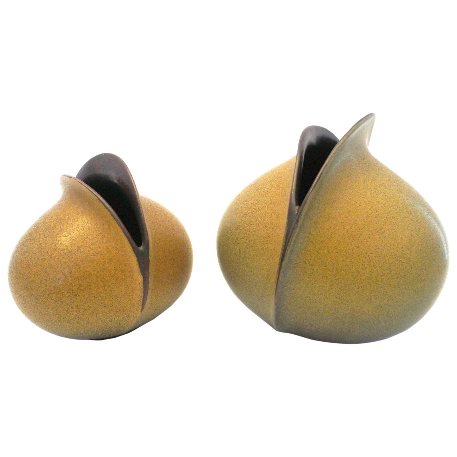 Set of Two Midcentury Uta Feyl "Venus" Ceramic Vases for Rosenthal ...
