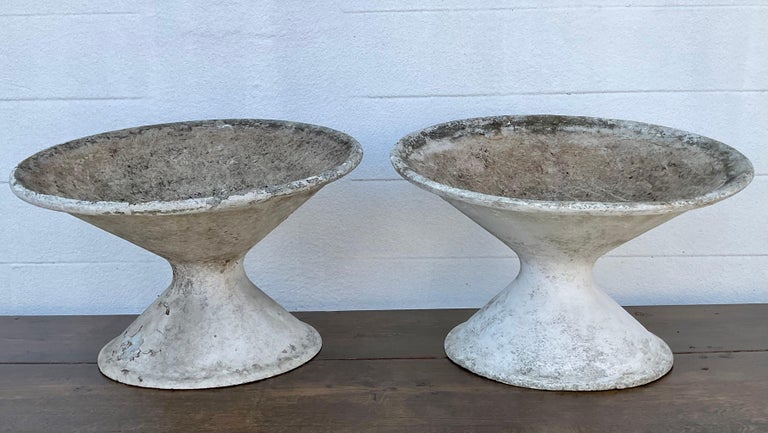 Set of Two Willy Guhl Tilted Concrete Planters For Sale at 1stDibs