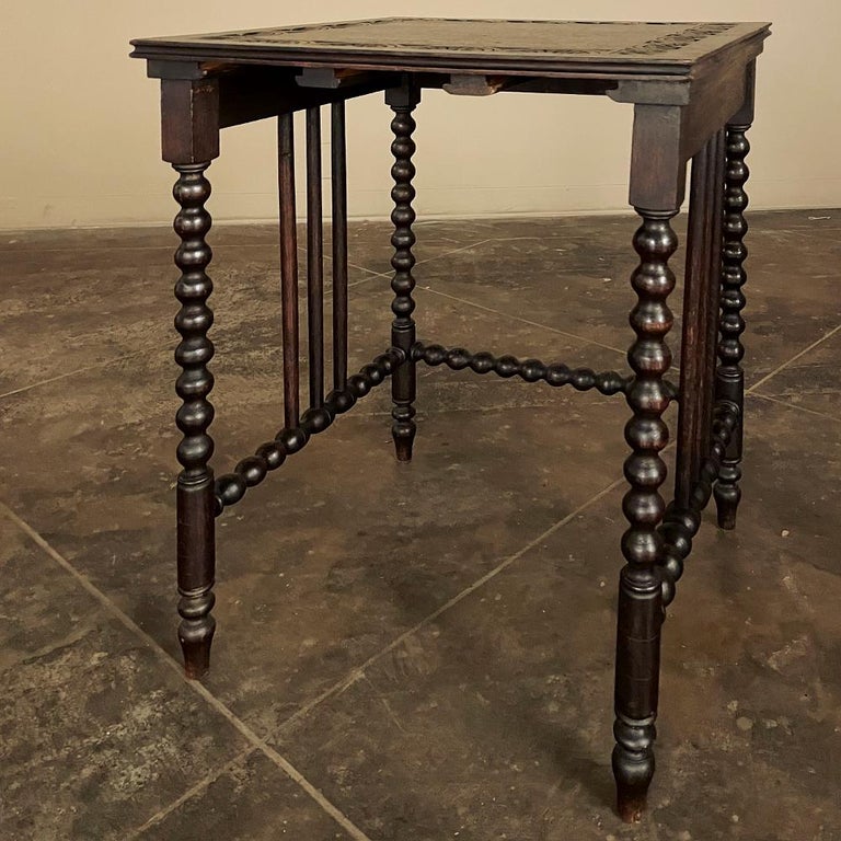 Set of Vintage Spool Leg Nesting Tables For Sale at 1stDibs