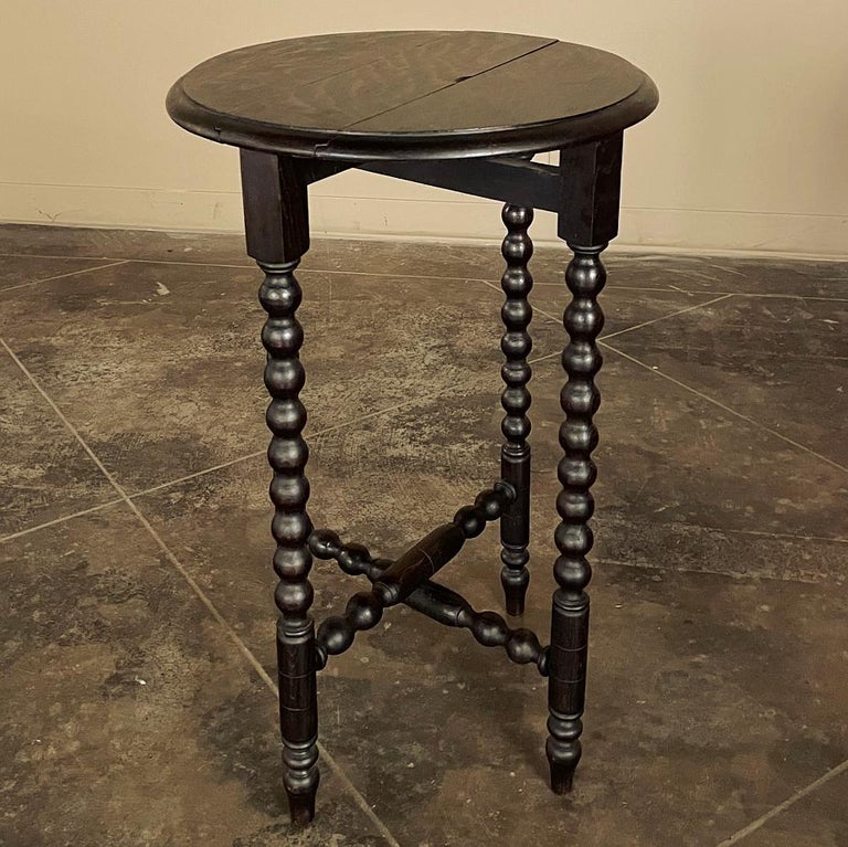 Set of Vintage Spool Leg Nesting Tables For Sale at 1stDibs