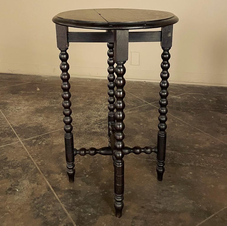 Set of Vintage Spool Leg Nesting Tables For Sale at 1stDibs