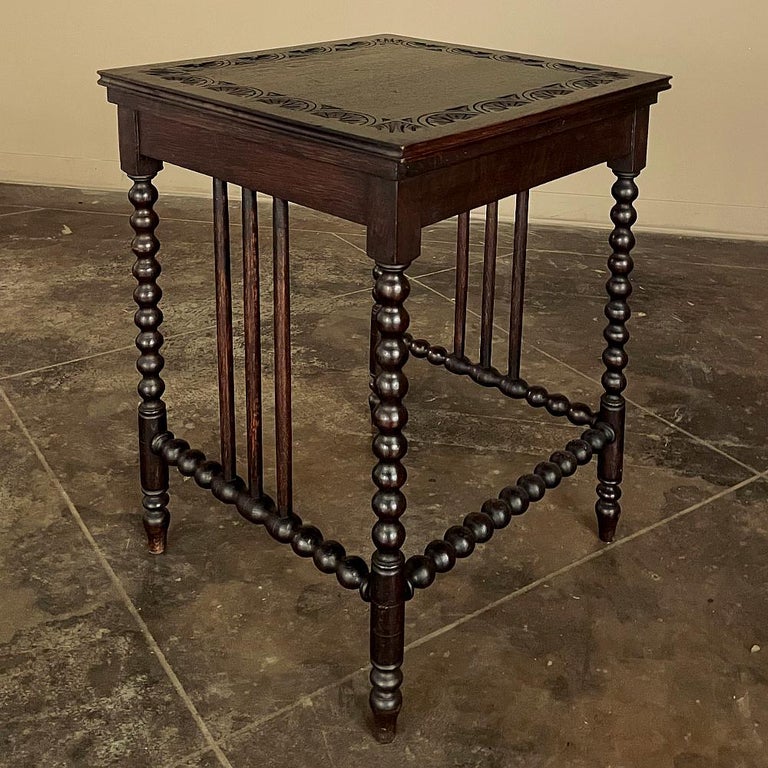 Set of Vintage Spool Leg Nesting Tables For Sale at 1stDibs