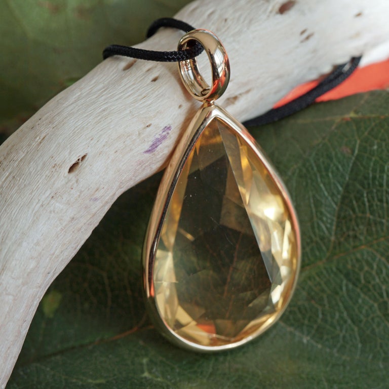 Italian made Pendant Cool Design Set on Both Sides Citrine 32 Carat ...