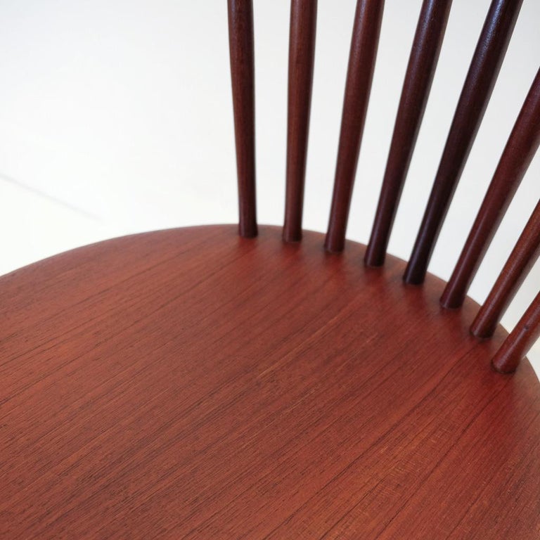 Dutch Vintage Set Pastoe 1960s Peg Chairs in Teak For Sale at 1stDibs