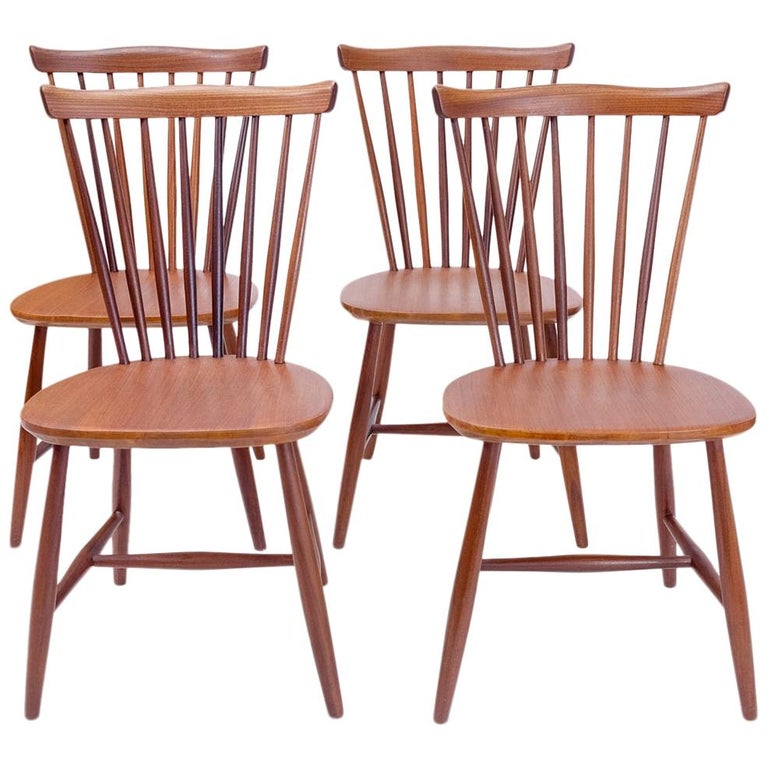 Dutch Vintage Set Pastoe 1960s Peg Chairs in Teak For Sale at 1stDibs
