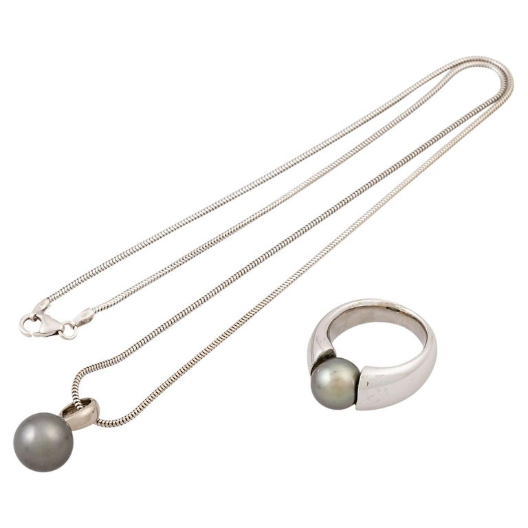 Set: Ring and Chain with Pendant For Sale at 1stDibs