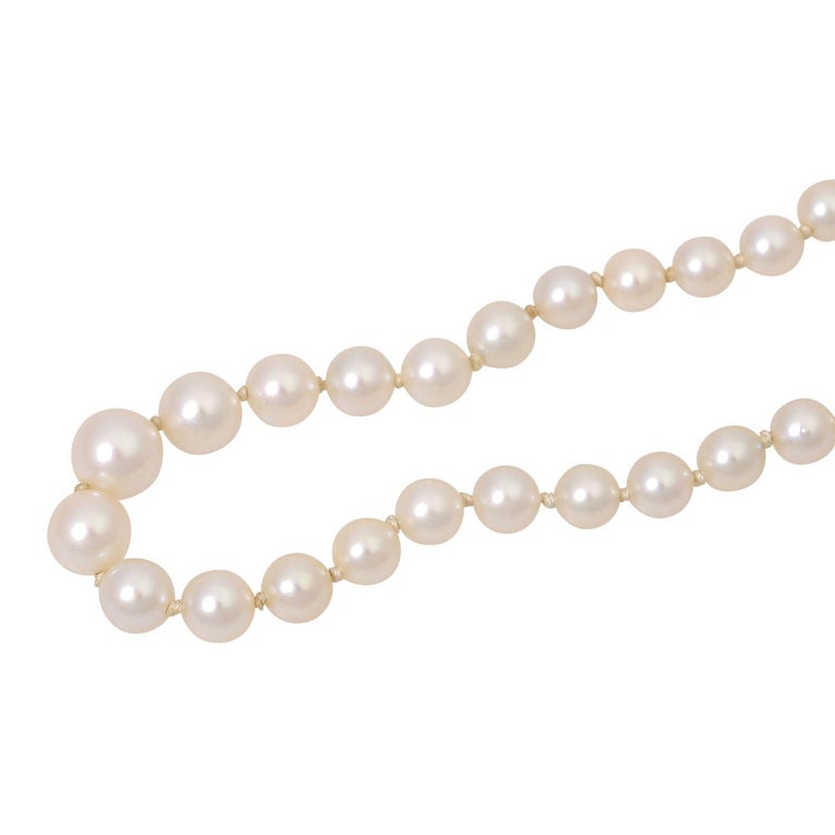 Set: Two Cultured Pearl Necklaces For Sale at 1stDibs