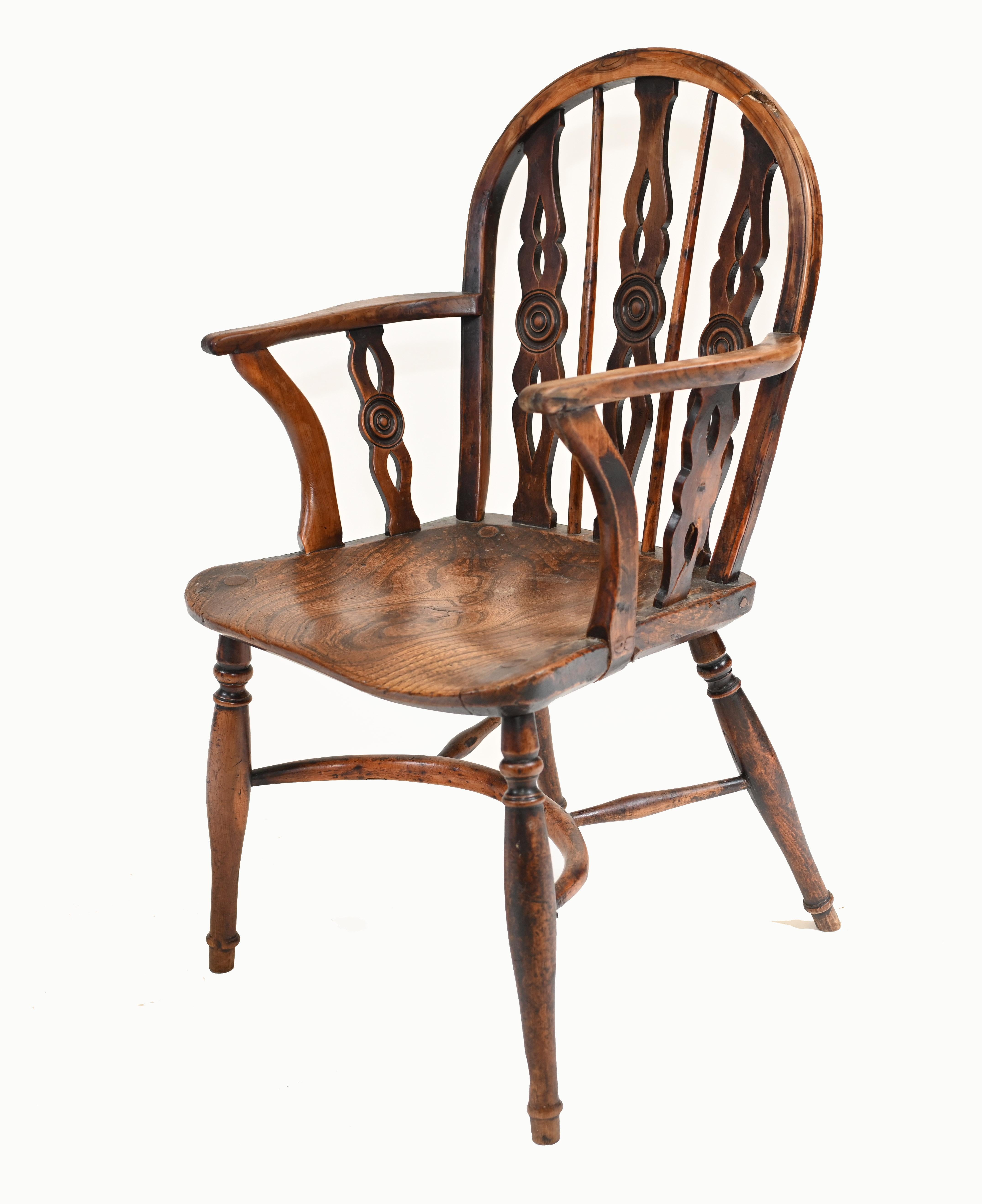 Set Windsor Dining Chairs Elm Wood Farmhouse Diners For Sale at 1stDibs