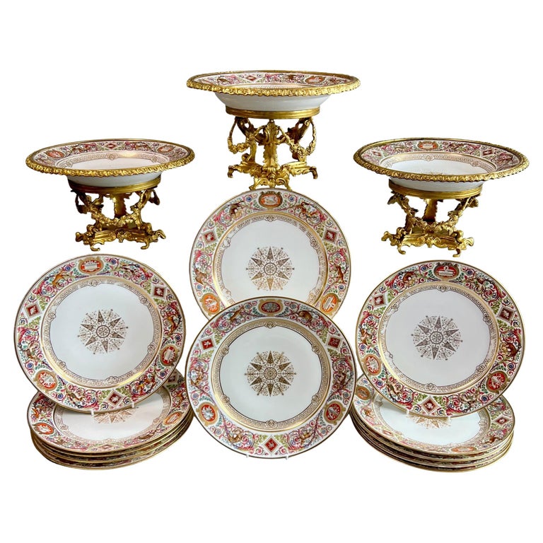 Sèvres Roi Louis Philippe Service à dessert de chasse royale pour 12 ...