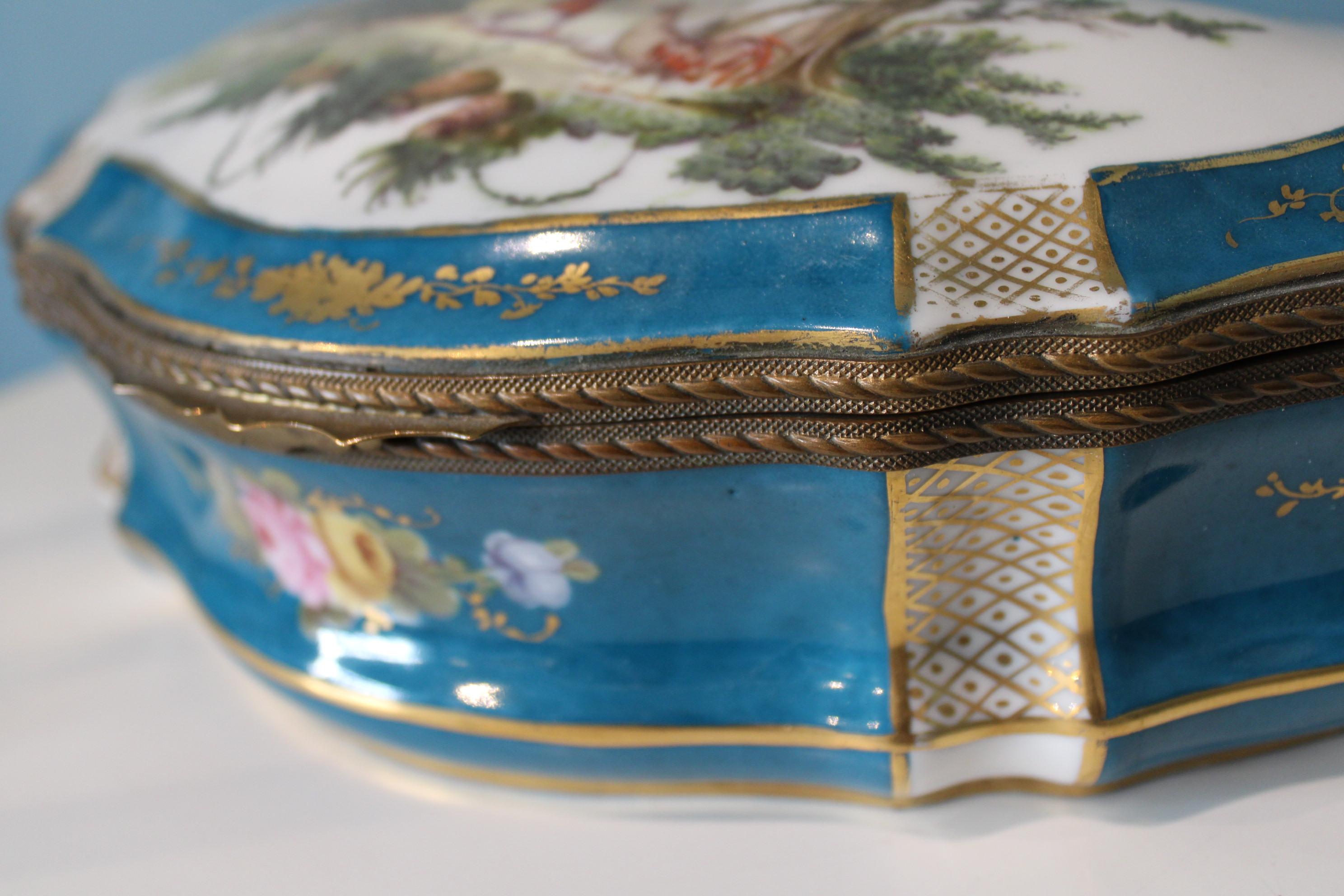 Sèvres - Porcelain Box For Sale at 1stDibs
