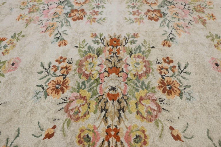 Shabby Chic Vintage European Rose Bouquet Barkcloth Era Rug with Chintz ...